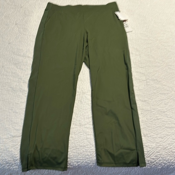 retrology | Pants & Jumpsuits | Nwt Retrology Tech Stretch Green Pants ...